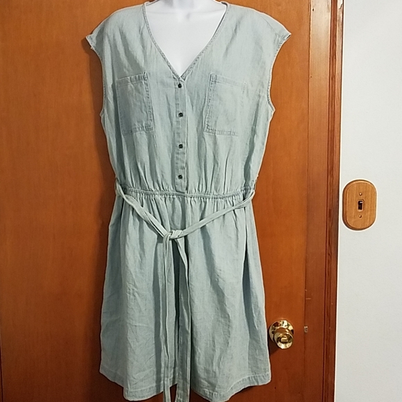 Universal Thread | Dresses | Nwt Universal Thread X Vneck Light Denim ...